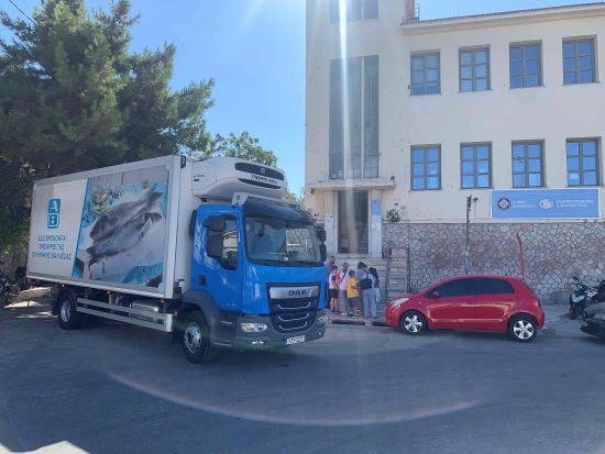 Η ΑΒ Βασιλόπουλος στηρίζει το Κ.Υ.Α.Δ.Α. με δωρεά τροφίμων σε 3.500 ...
